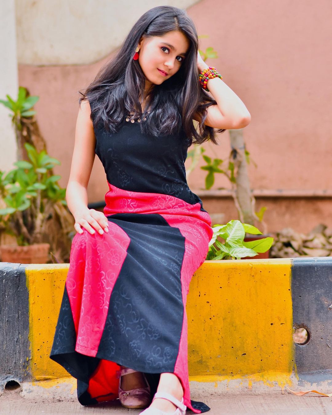 Mahi Singhvi Mishty Charming Wallpapers Photos Images Collection