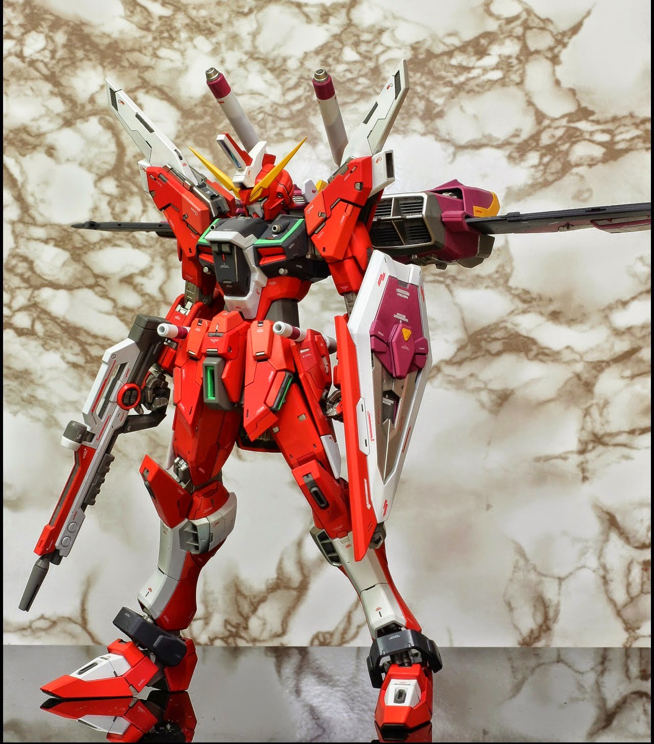 Gundam Family: MG 1/100 Infinite Justice Gundam Custom Build