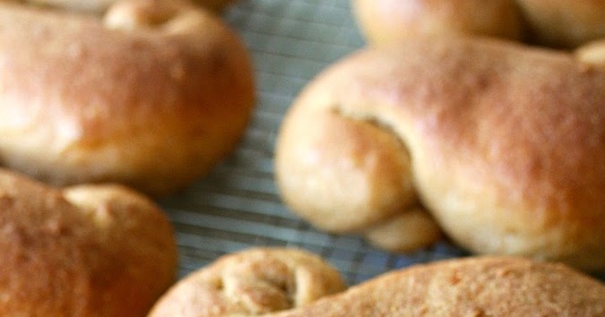 Whole Wheat Santa Lucia Buns | Karen's Kitchen Stories