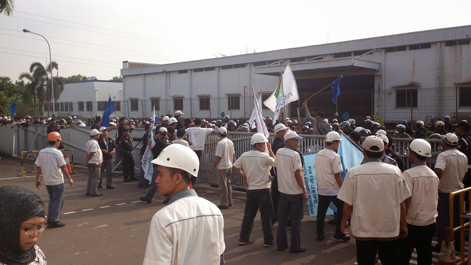 TBINA in Focus: Pekerja TBINA : solidaritas untuk buruh menggapai ...