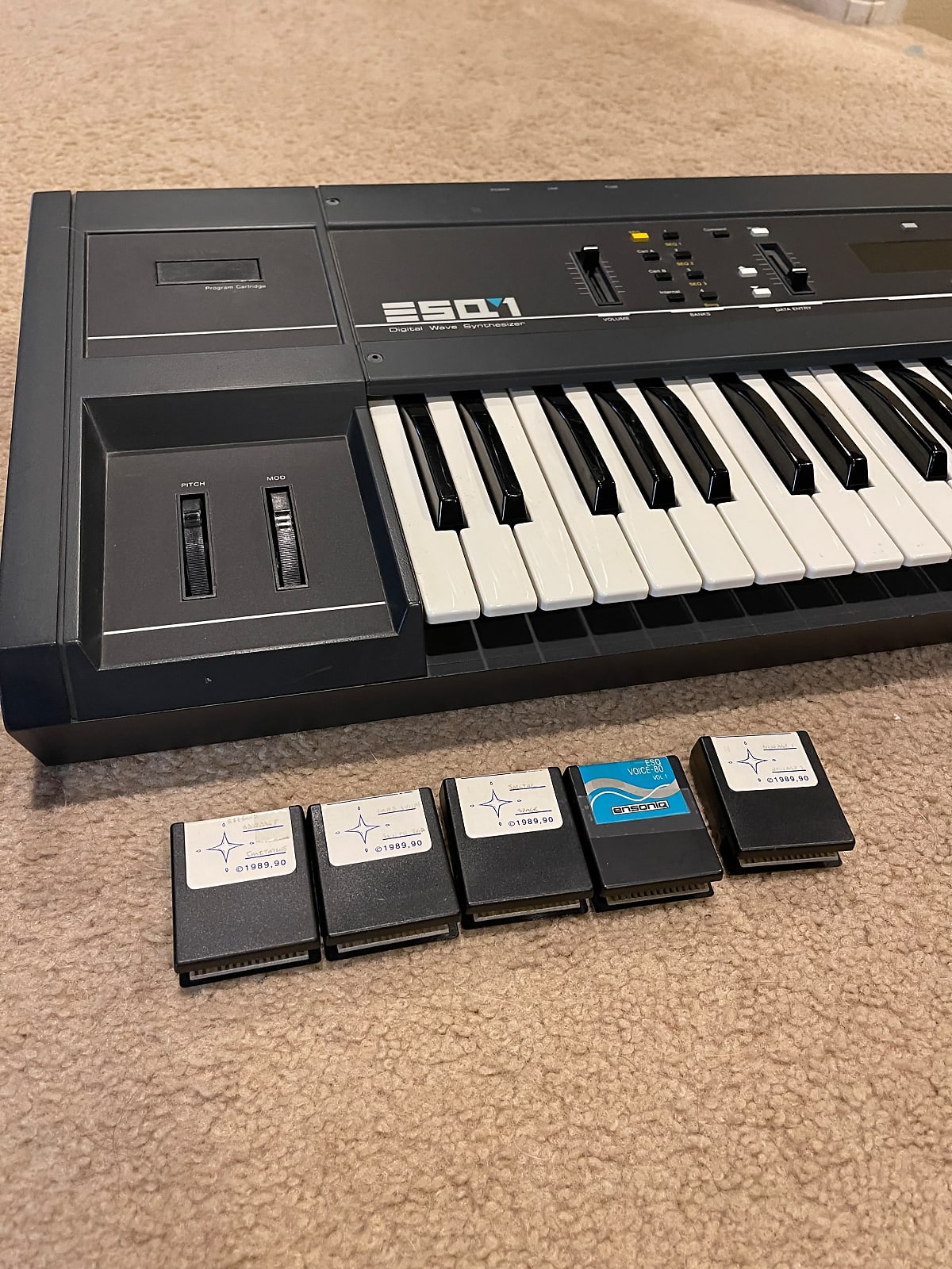 MATRIXSYNTH: Ensoniq ESQ-1 Wave Synthesizer w/5 Extra Sound Cards