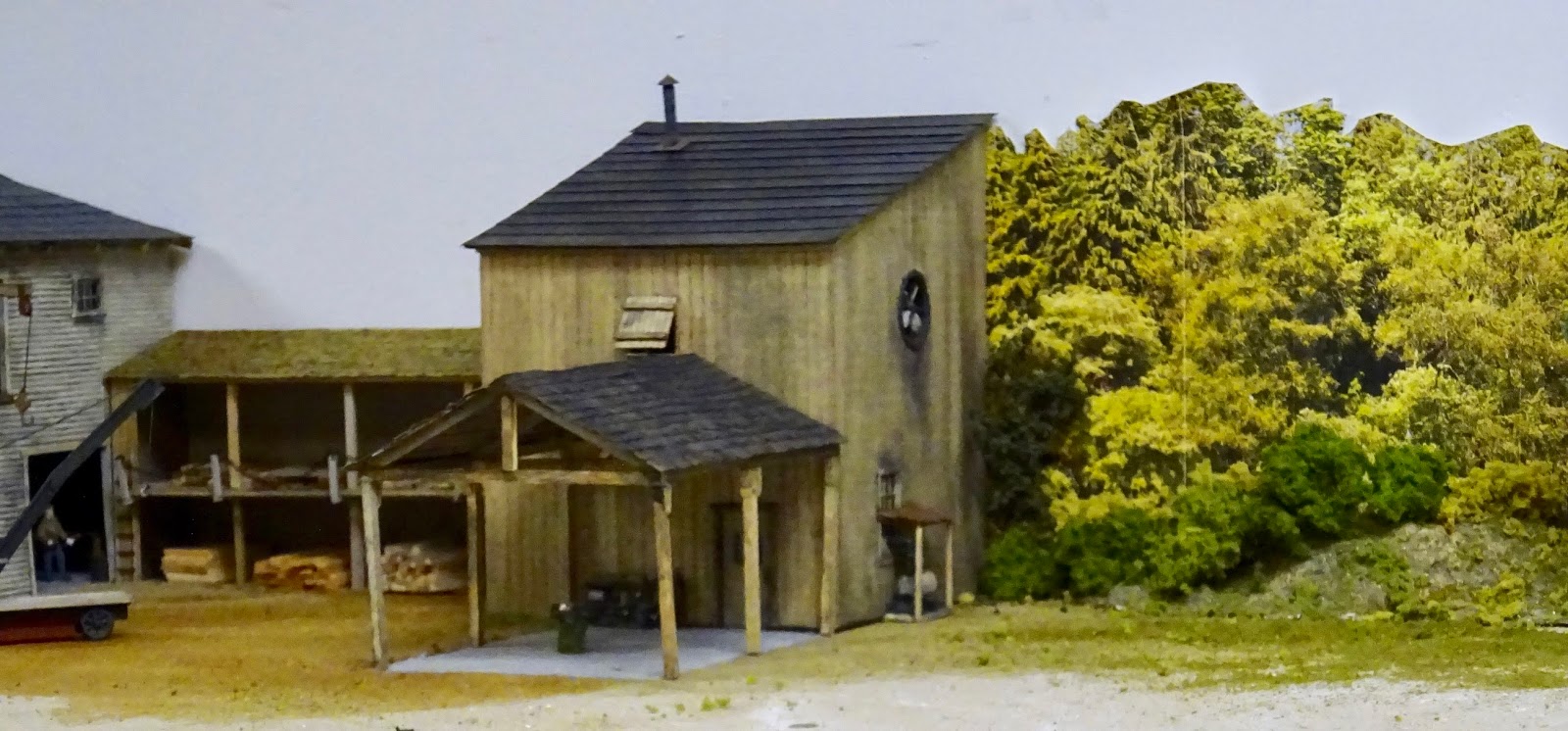Model Railroad Minutiae: Building supply workshop shed