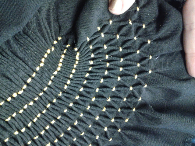 Fortune Favors...: Welcome to the Smock-Down! A smocking tutorial