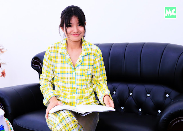ဘုန်းလျှံ၊ ဆုကဗျာ တို့နဲ့ ကြော်ငြာ ရိုက်ကူးခဲ့တဲ့ ဖြူဖြူထွေး