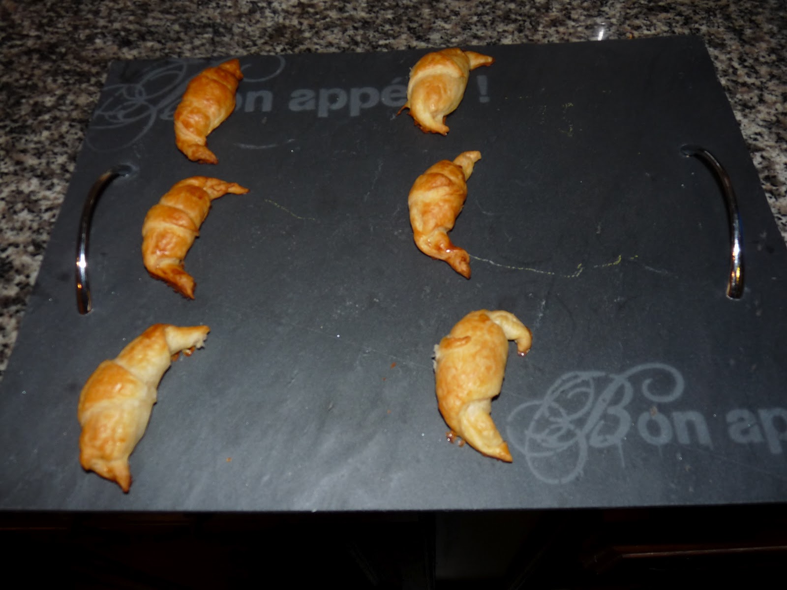 Réunion en cuisine: Croissant au fromage