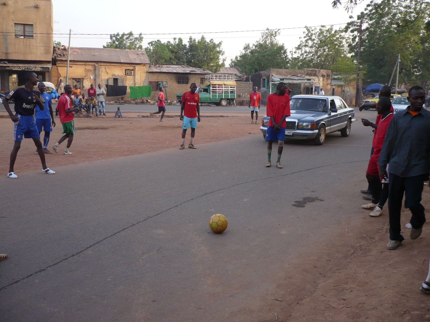 PhilWeBlog: The spirit of street football...