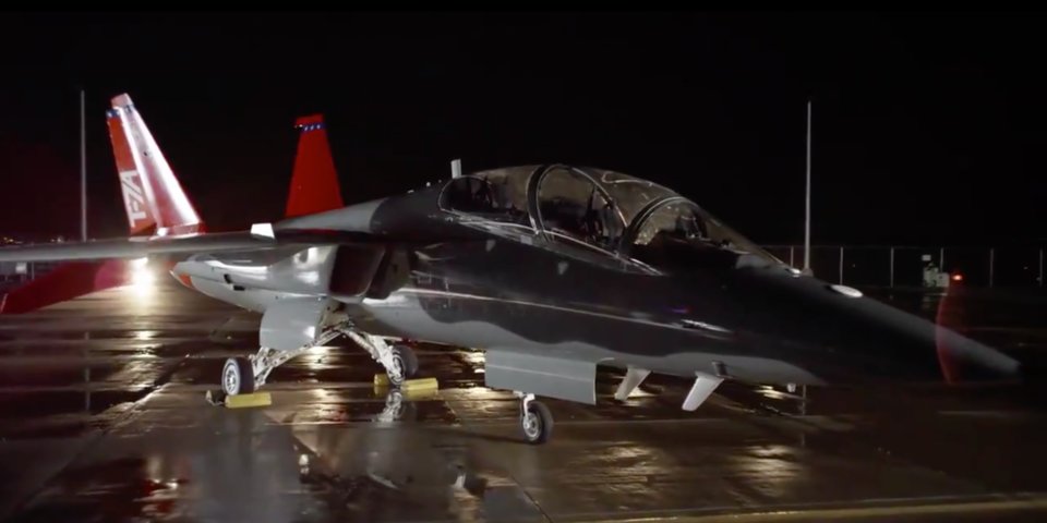 Military and Commercial Technology: Red Hawk jet passes CDR for ground ...