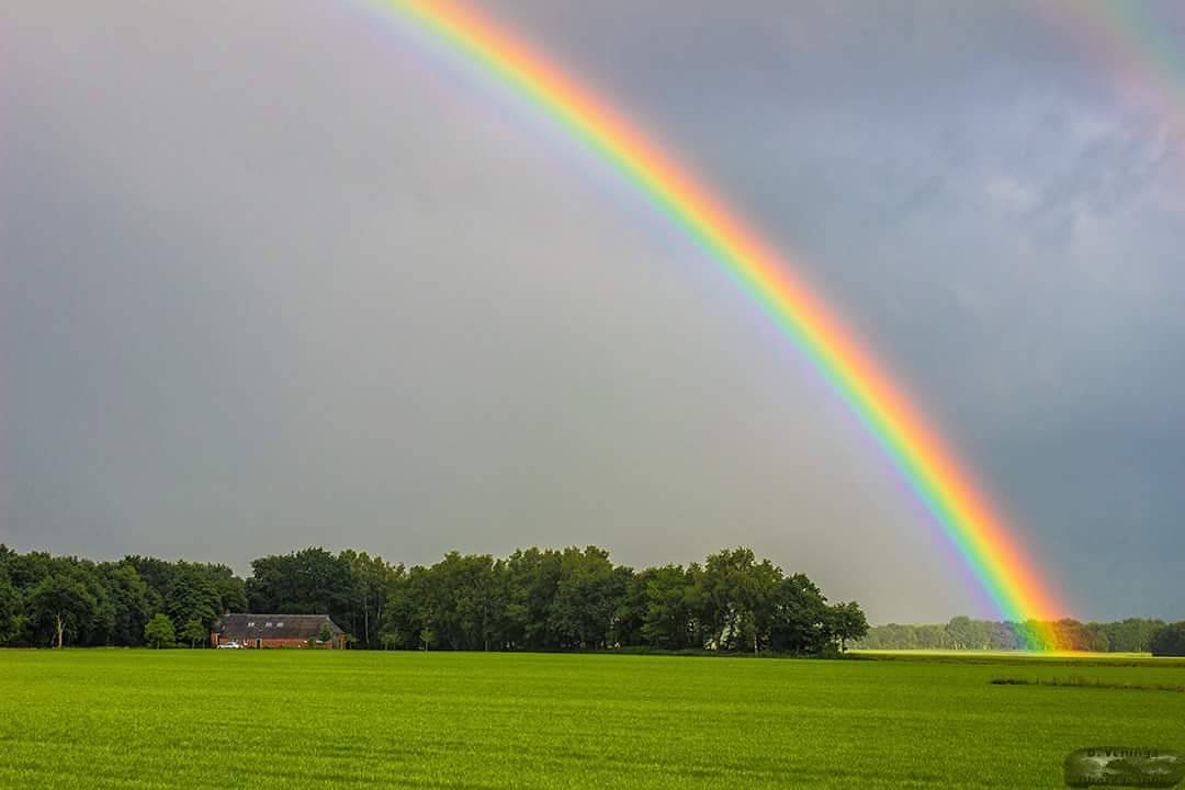 juf Kim en juf Linda K2V: Regenboog maken