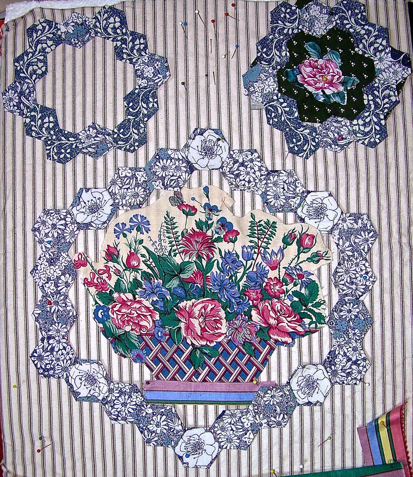Little Welsh Quilts and other Traditions: Pretty, flowery quilts!