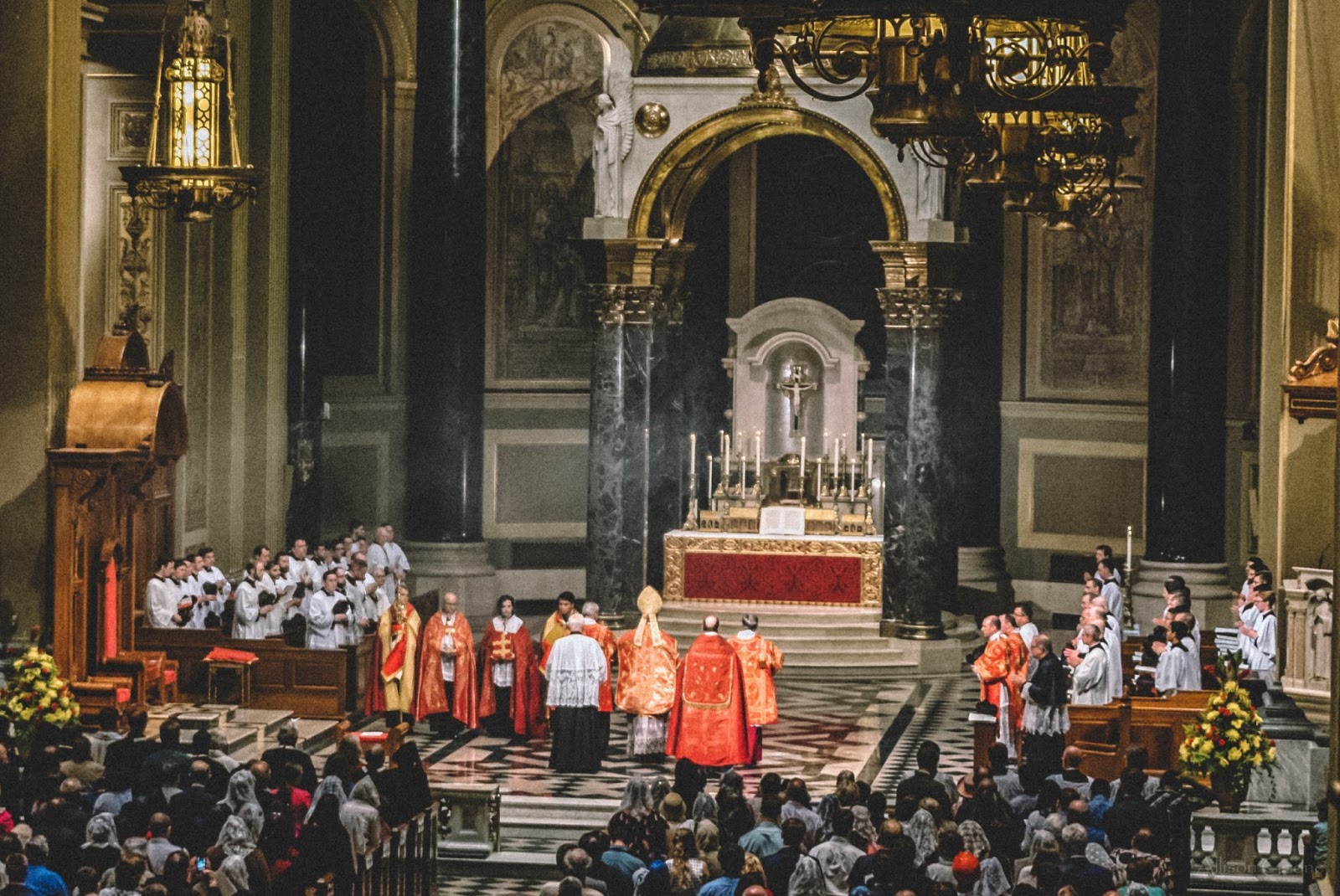Modern Medievalism: "Behind the Mass": the 10th anniversary pontifical ...