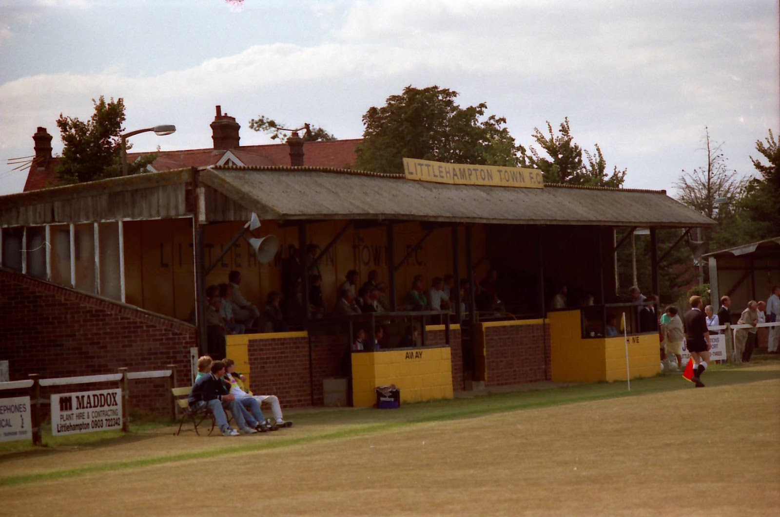 Chorley02: Littlehampton Town V Calne Town, FA Cup, 2nd September 1989 ...