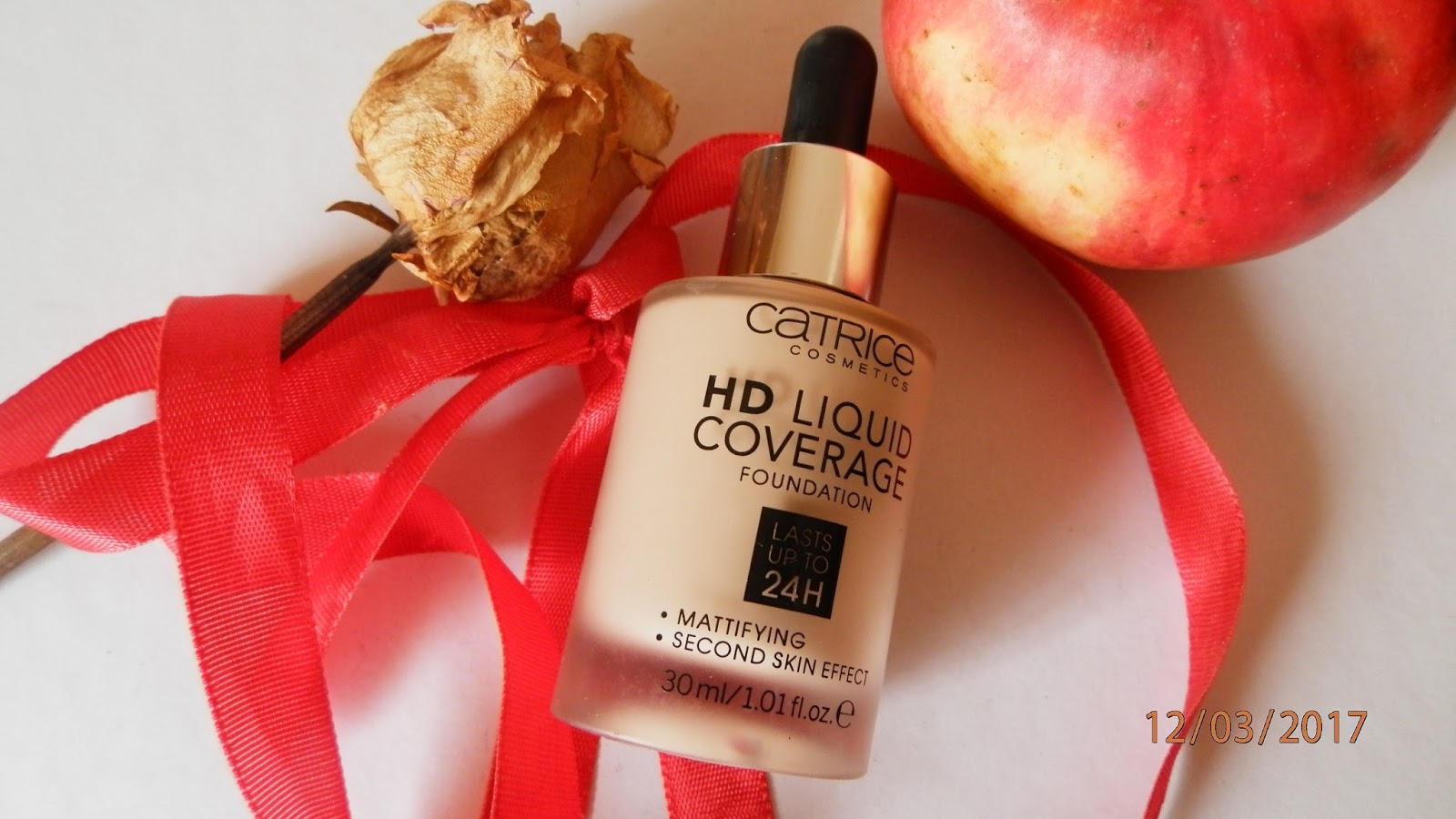 Catrice HD liquid coverage puder - Makeup Corner