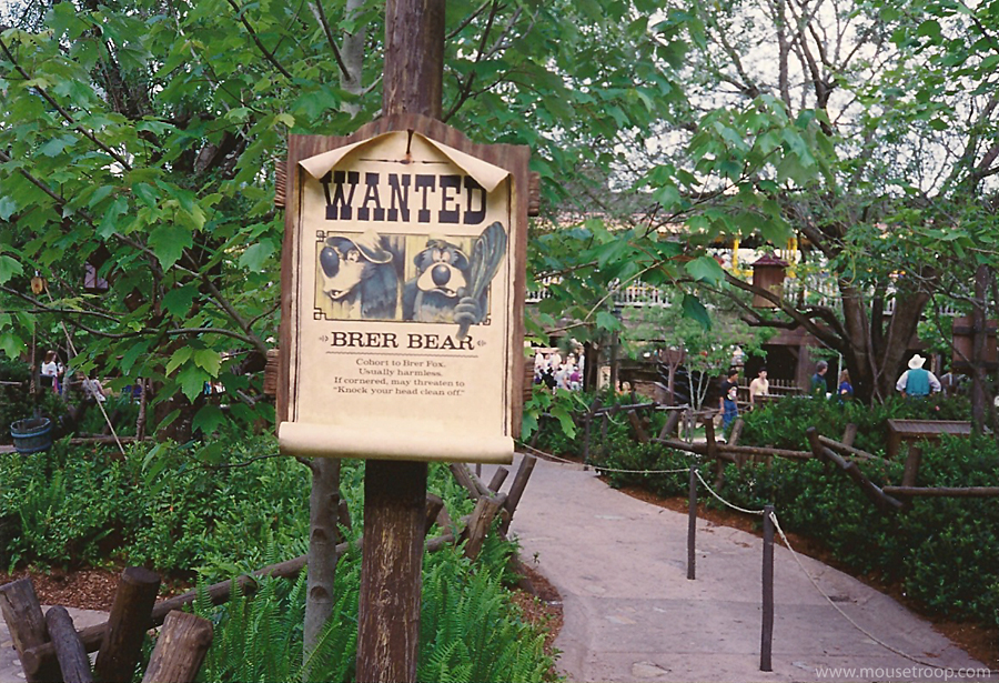 Mouse Troop: WDW 1993: Splash Mountain Signage & Statues