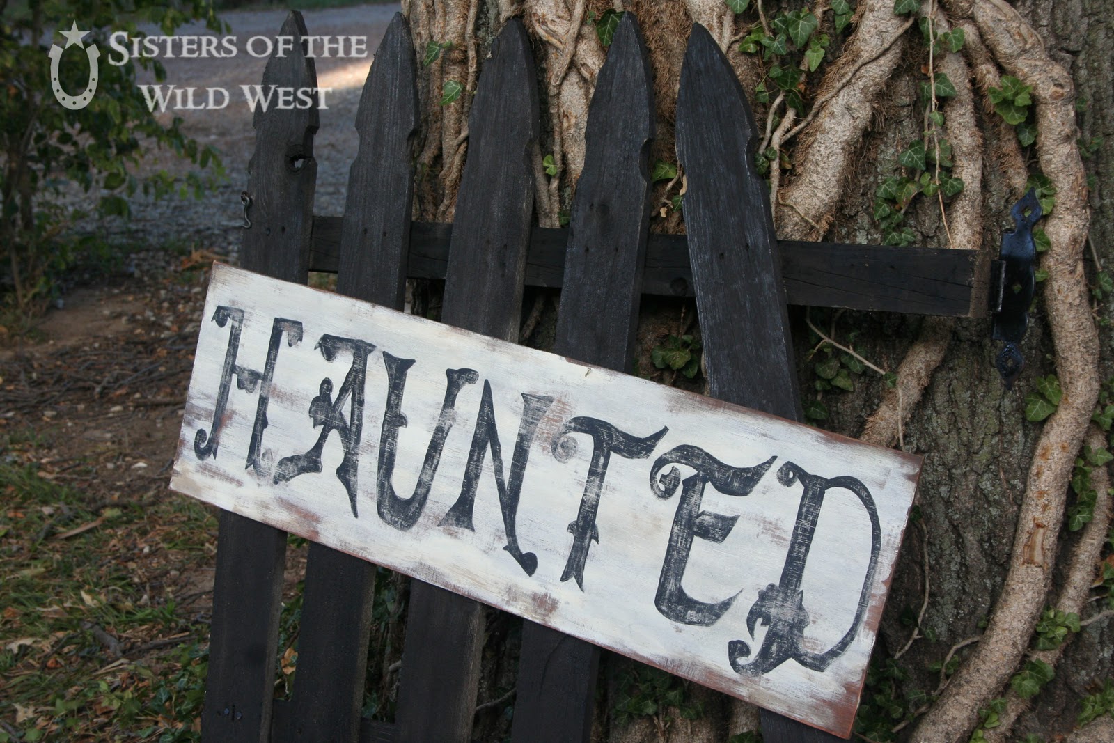 Halloween "haunted" Sign Tutorial