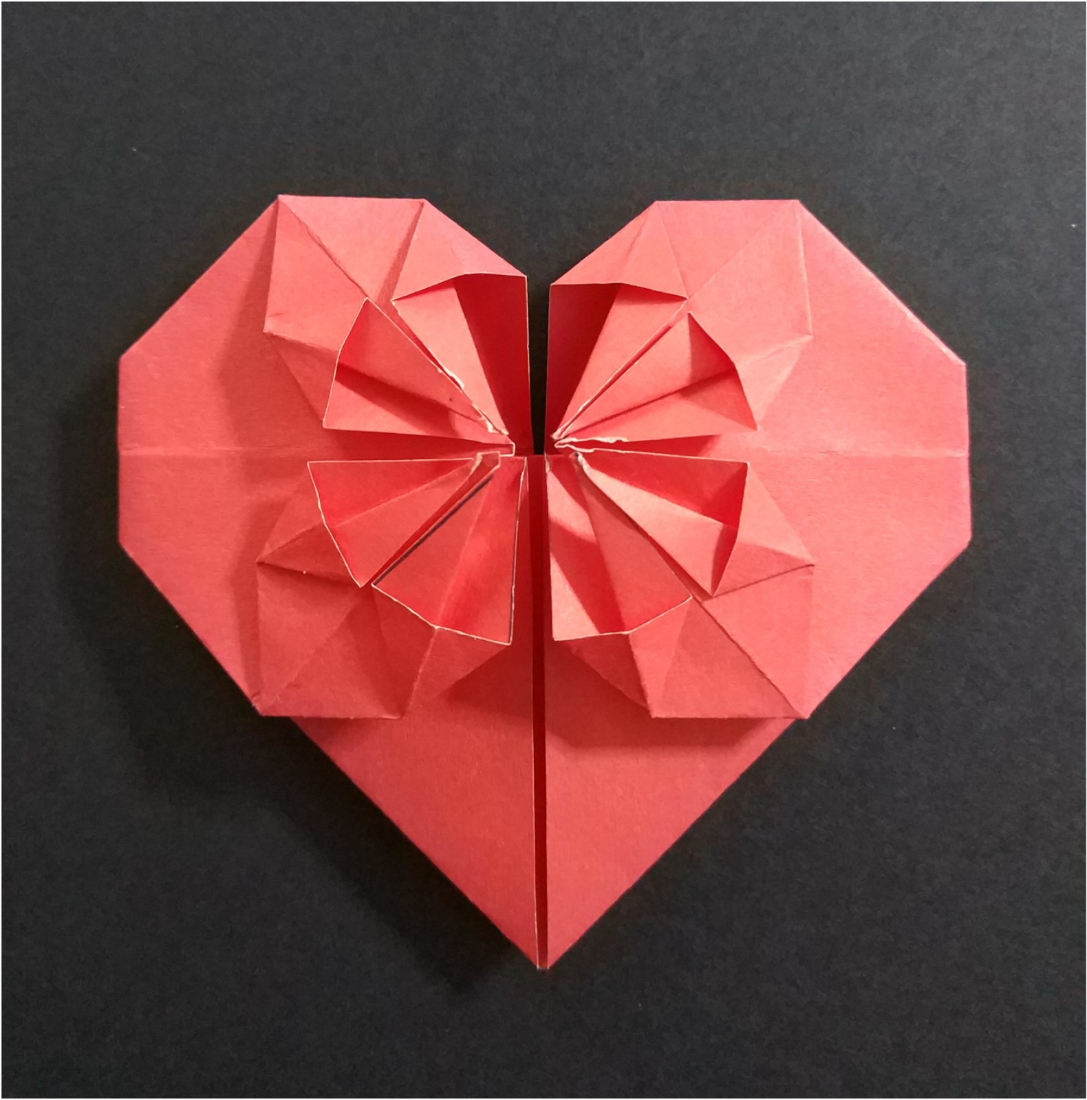 el blog de Aureliana: Corazón marcapáginas de Papiroflexia