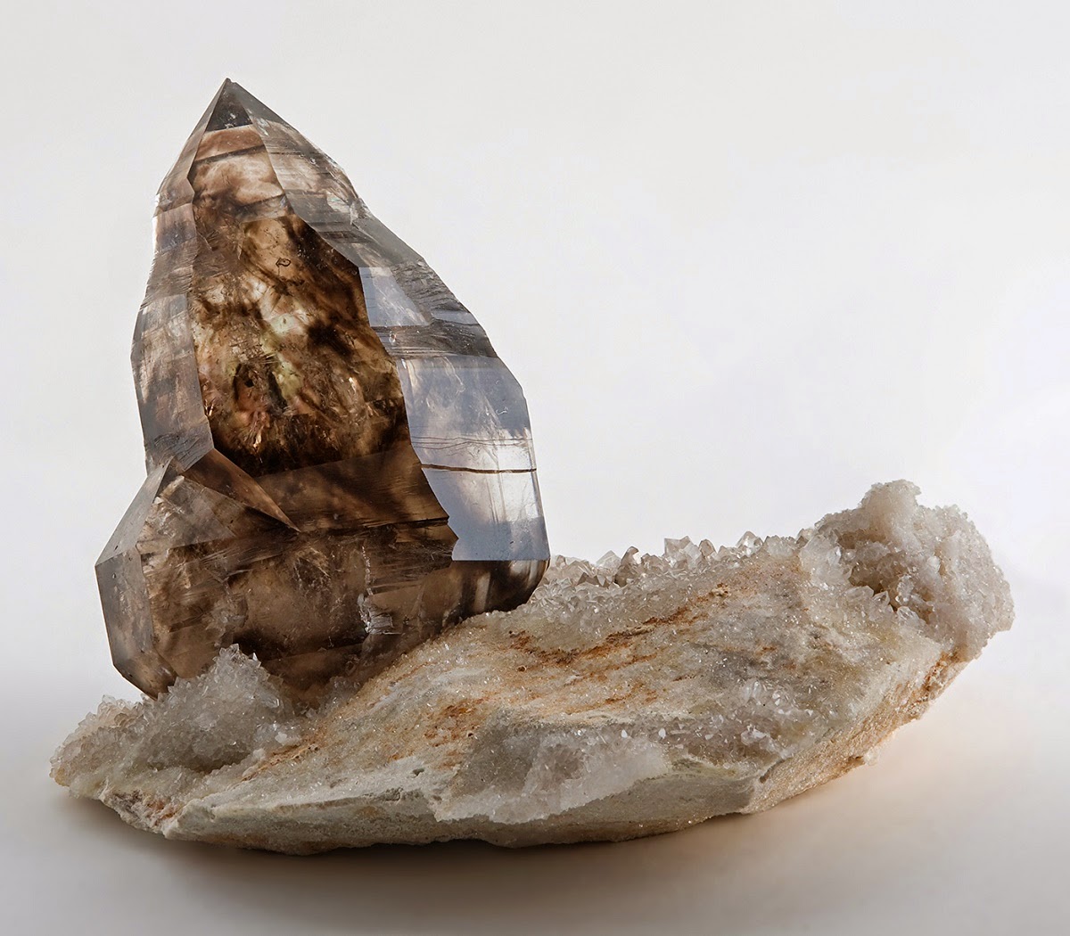 QUARZO AFFUMICATO (FUMÈ) - Ossidi - Blog di mineralsauvage