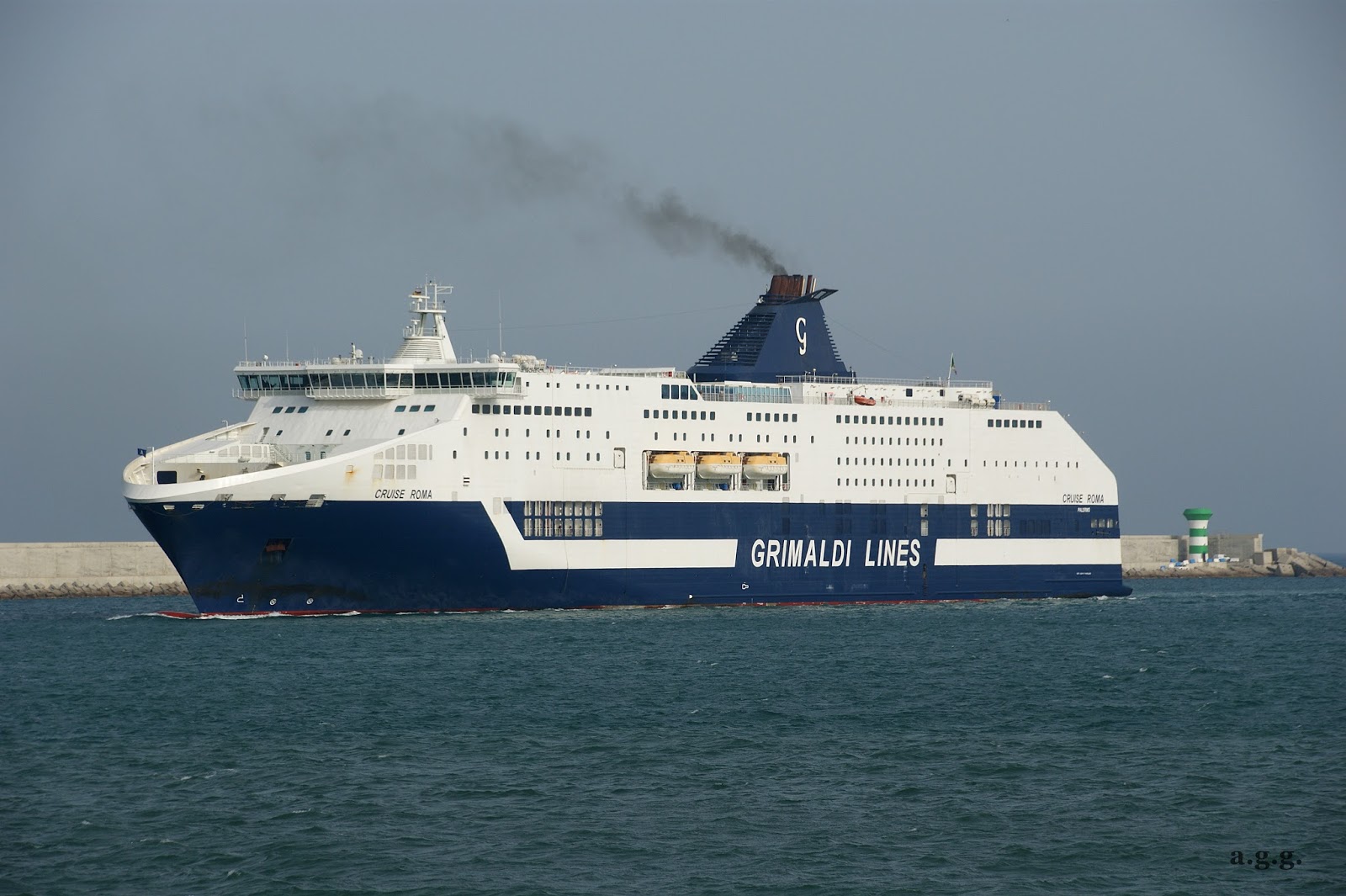 Xeitos de Viaxar: Grimaldi Lines - Cruise Roma