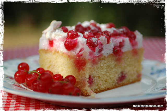 The Kitchen Lioness: CAKES AND FRUITS - PART II: Red Currant Meringue Cake