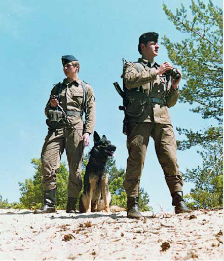 N.V.A. - D.D.R.: Grenztruppen - Guardias de Fronteras