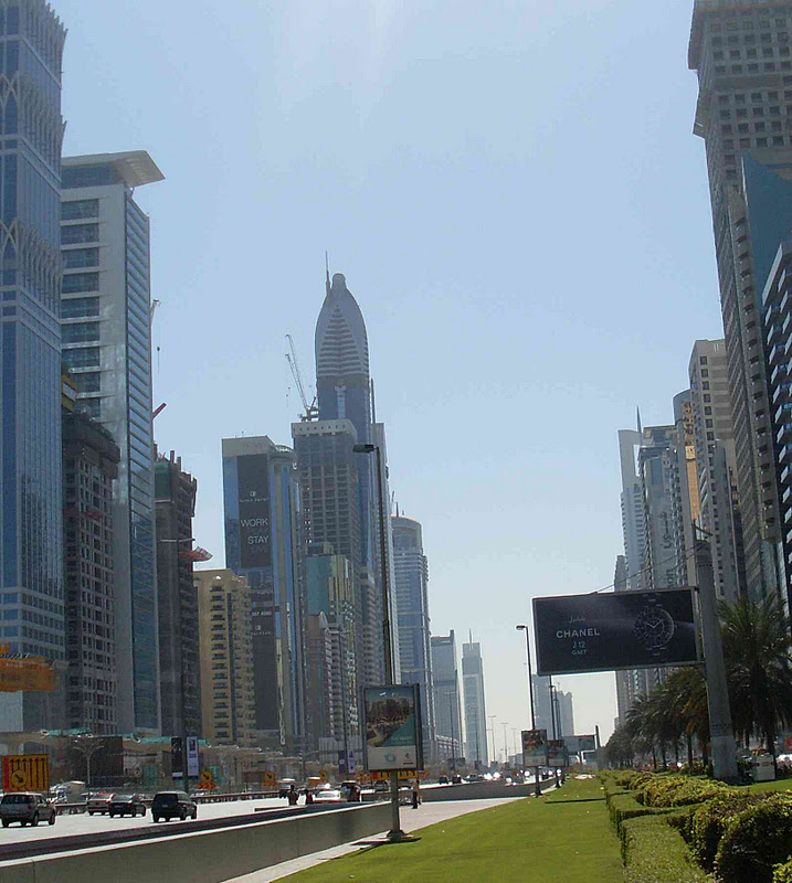 Sheikh Zayed Road,E 11 road (United Arab Emirates) in Dubai | World ...