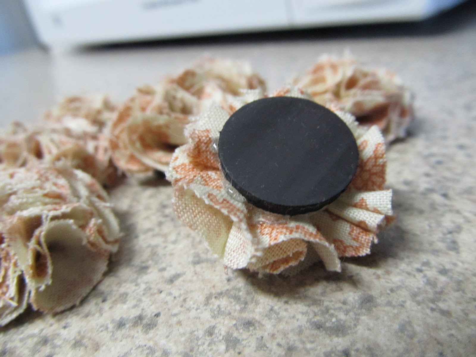 A Lott Of Ideas: { homemade magnets }