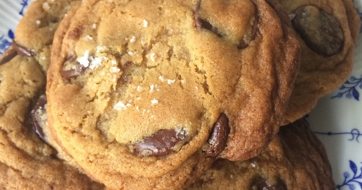 Nana's Blue and White Dishes: Extra Large Chocolate Chip Cookies