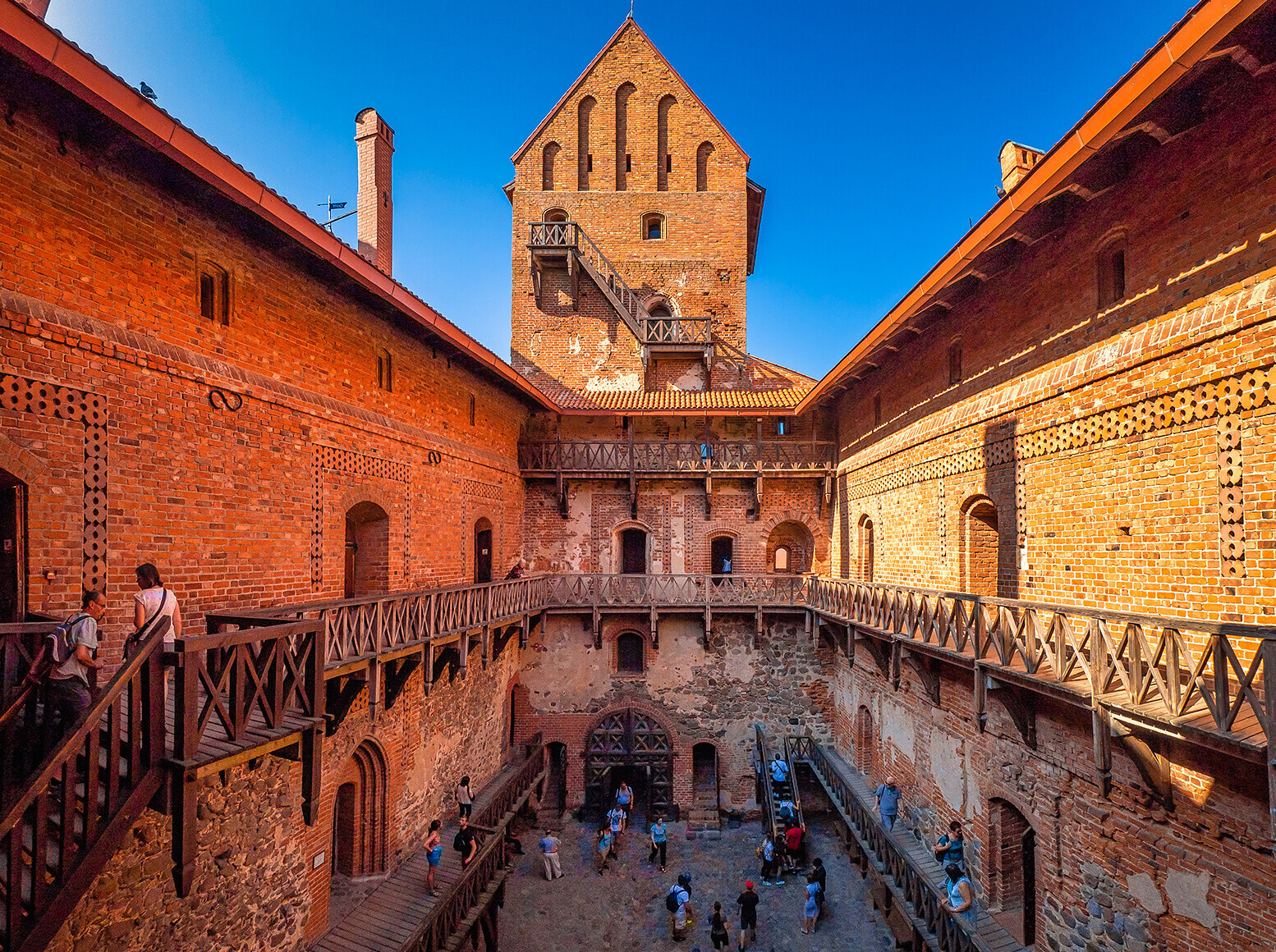 Trakai Island Castle, Lithuania (with Map & Photos)