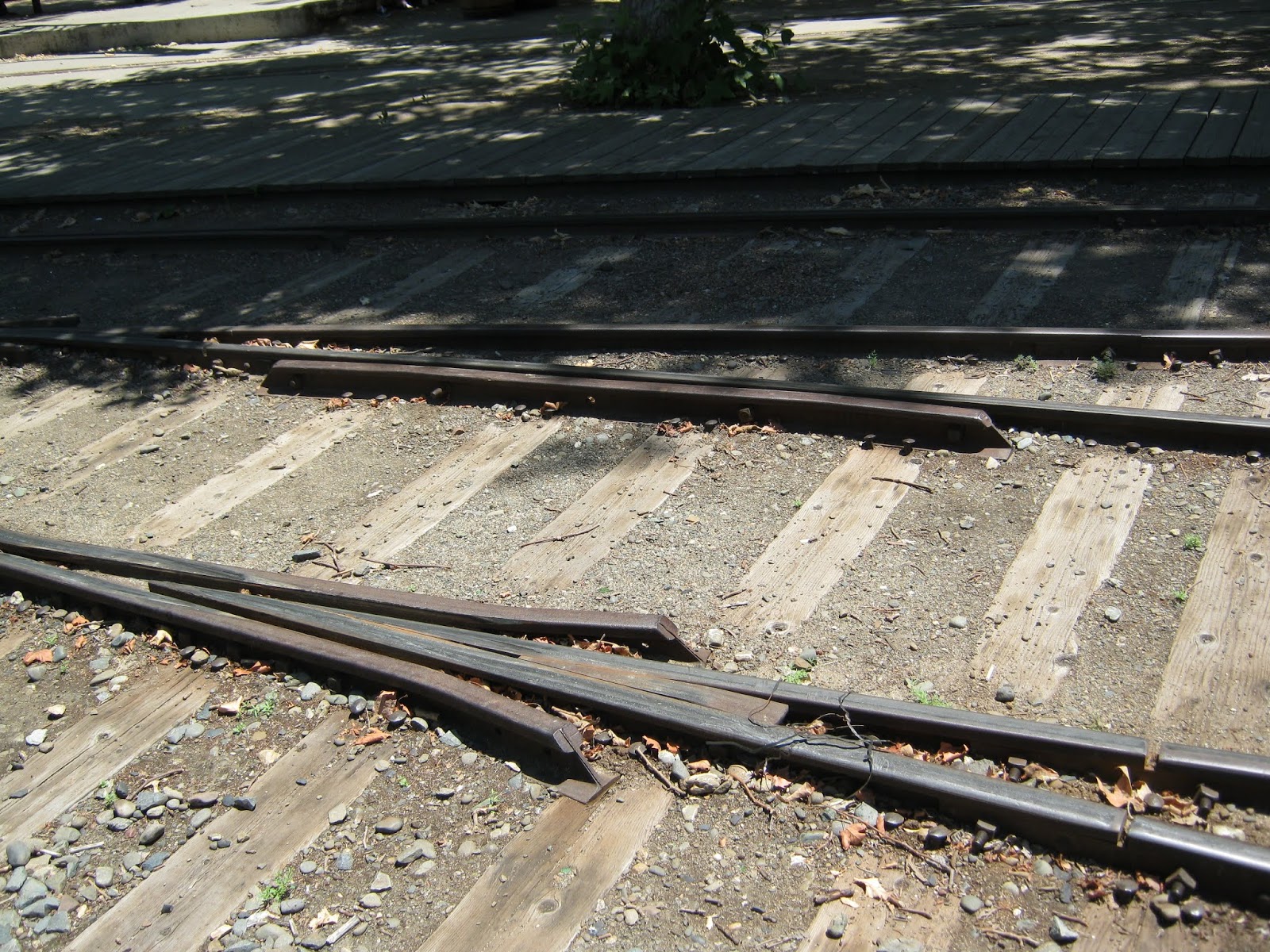 The Model Railroader's Notebook: Three Way Stub Switch or Turnout ...