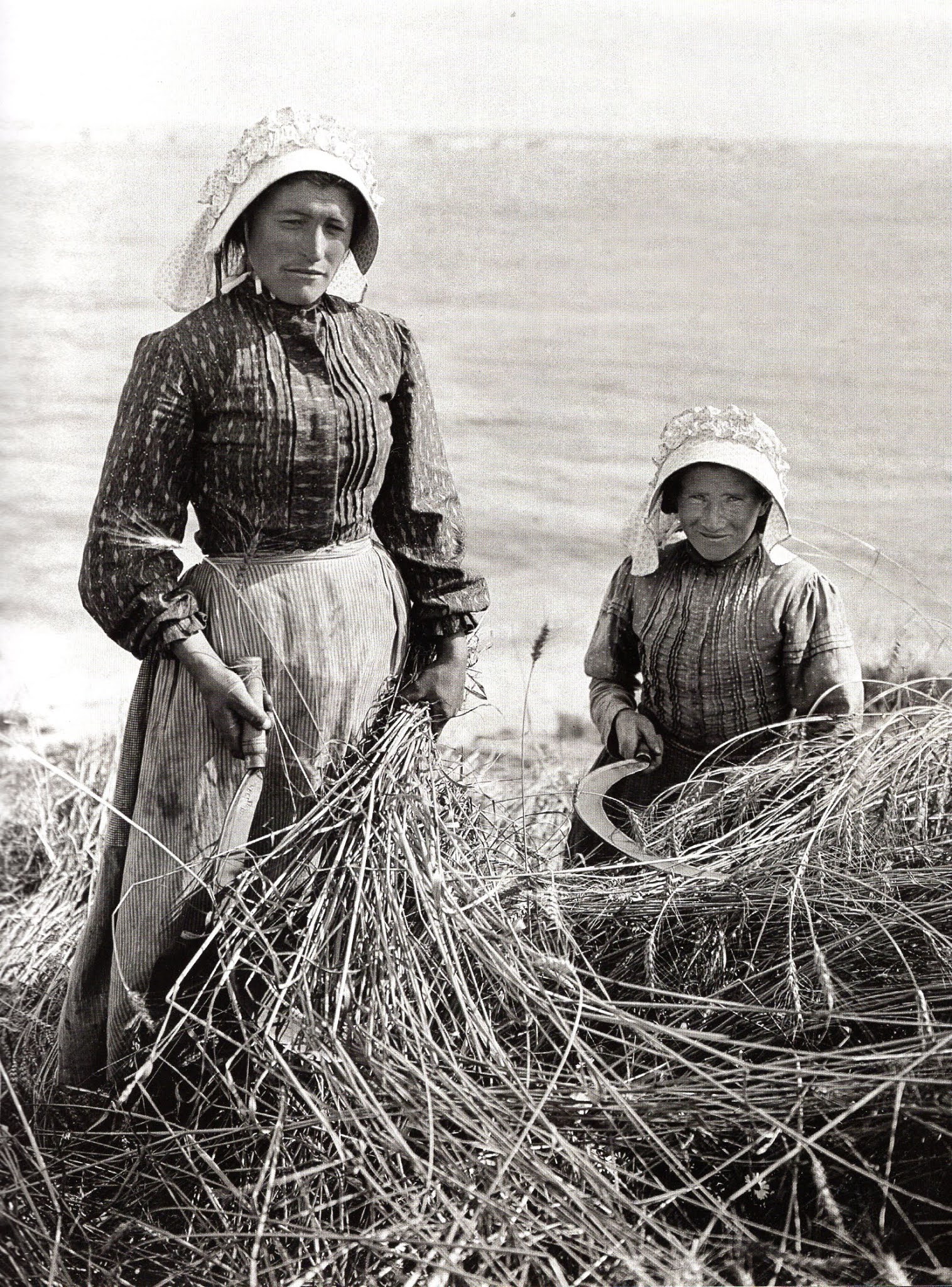 FolkCostume&Embroidery: A Closer Overview of Breton Costumes, part 1 ...