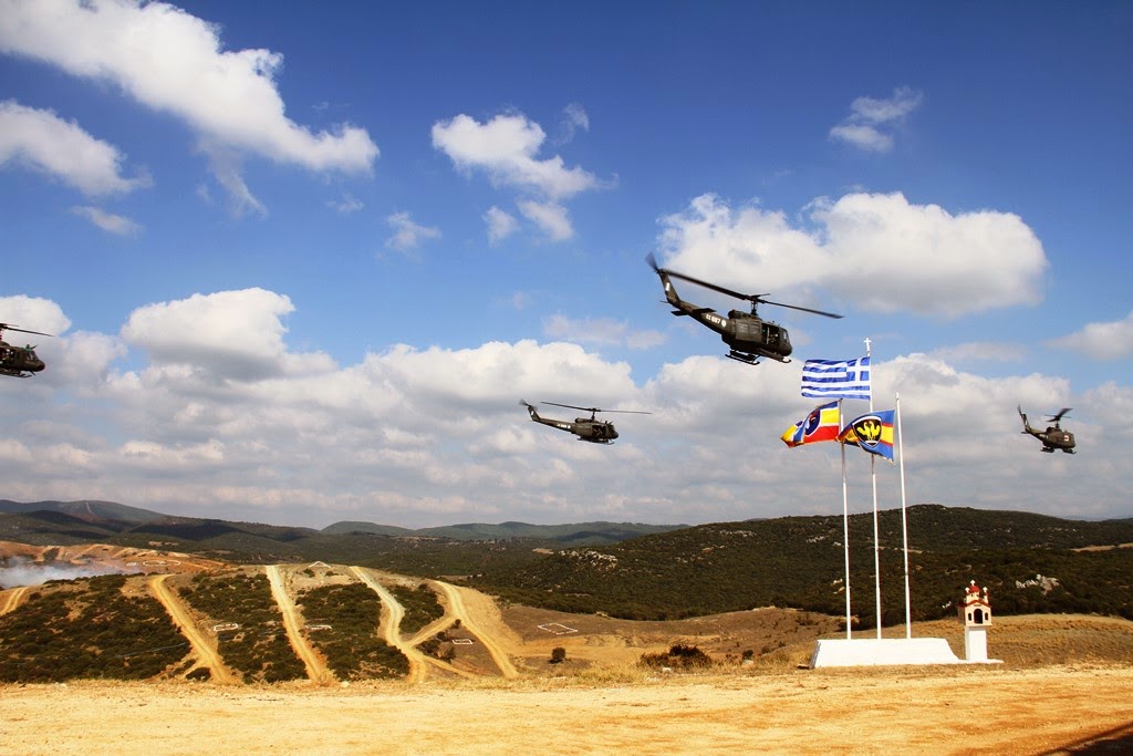 ΚΟΛΑΣΗ ΣΤΟΝ ΕΒΡΟ.... ΜΕ ΤΡΙΑΞΟΝΙΚΑ ΘΑ ΜΕΤΑΦΕΡΟΥΝ ΤΙΣ ΝΕΚΡΟΣΑΚΟΥΛΕΣ ΟΙ ...