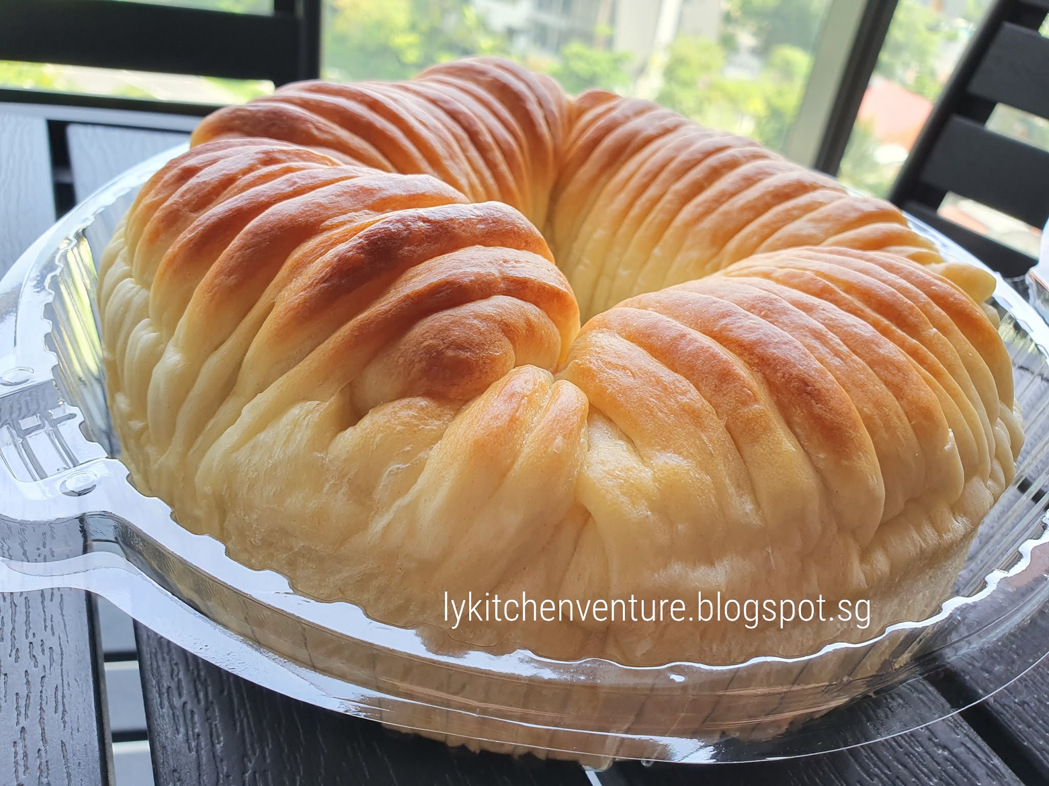 LY's Kitchen Ventures: Cranberry Cheese Wool Roll Bread