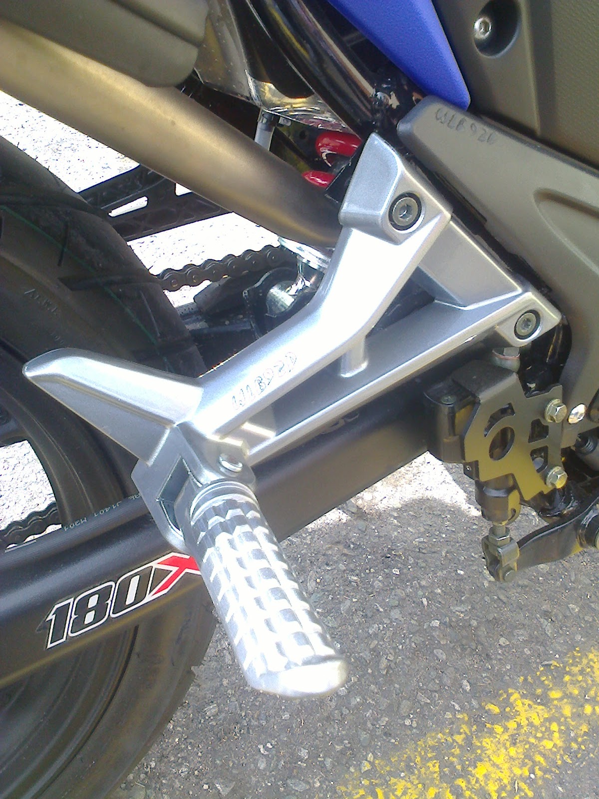 VIAJANDO EN MOTO: TTX 180 de AKT