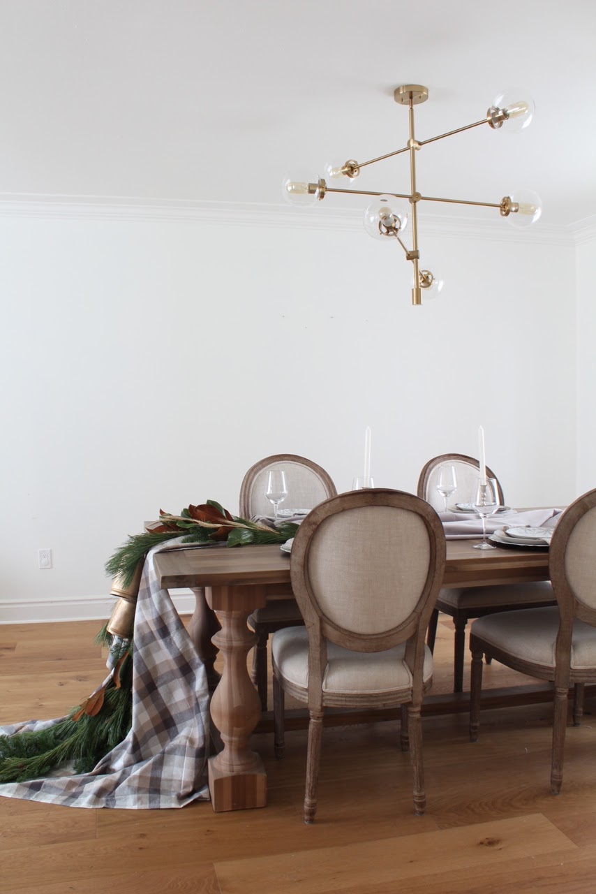 Modern Cozy Holiday Tablescape - Harlow & Thistle