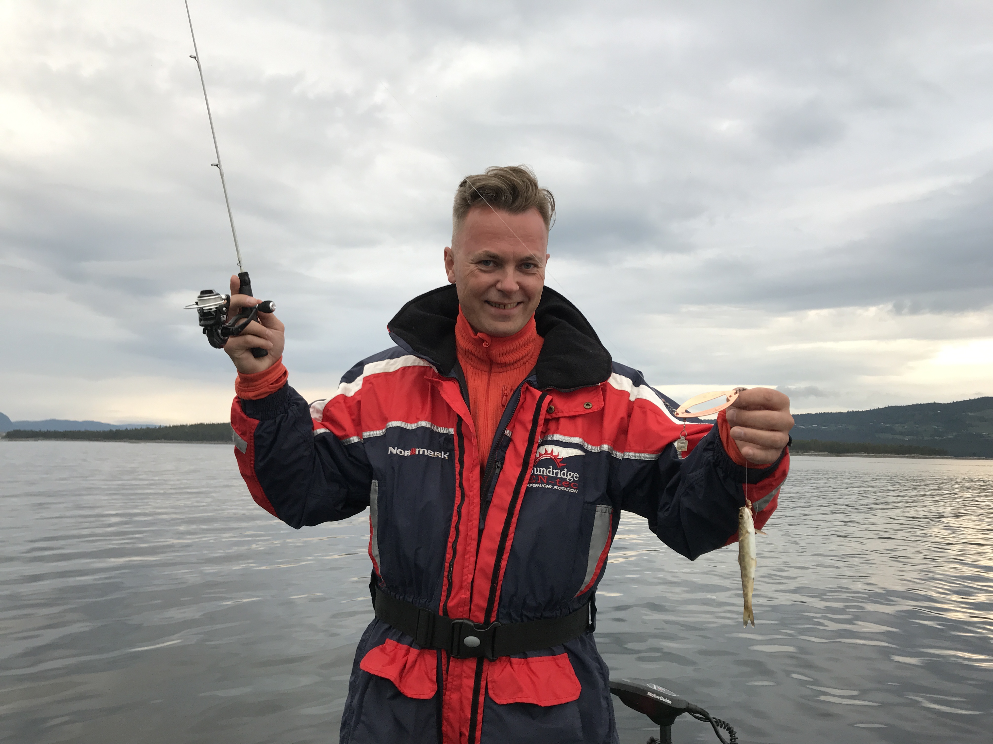 Lowrance Hook Reveal på jakt etter ørret og røye.