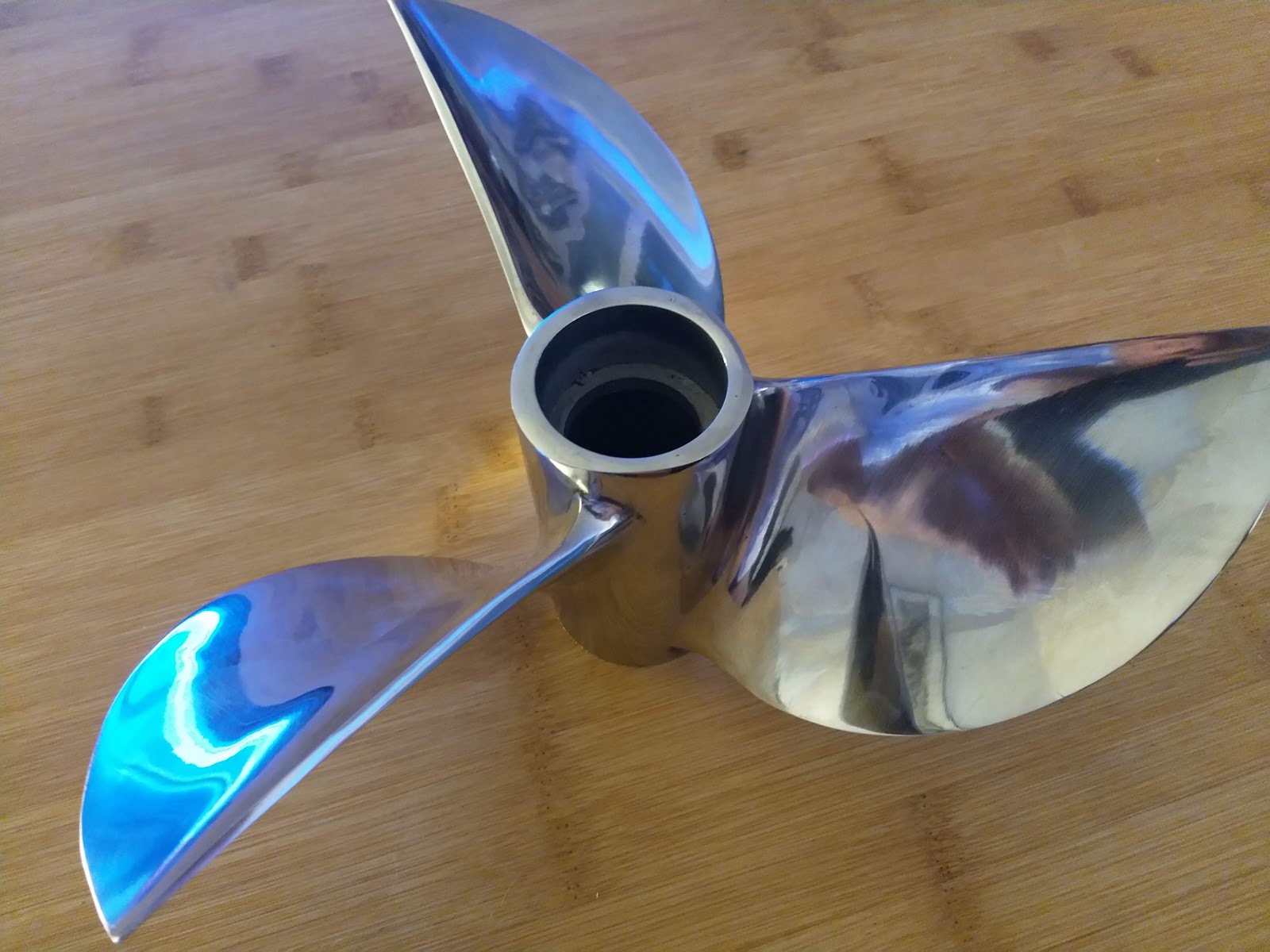 Selva Tuning: Installing Hill Marine Signature over-hub cleaver propeller