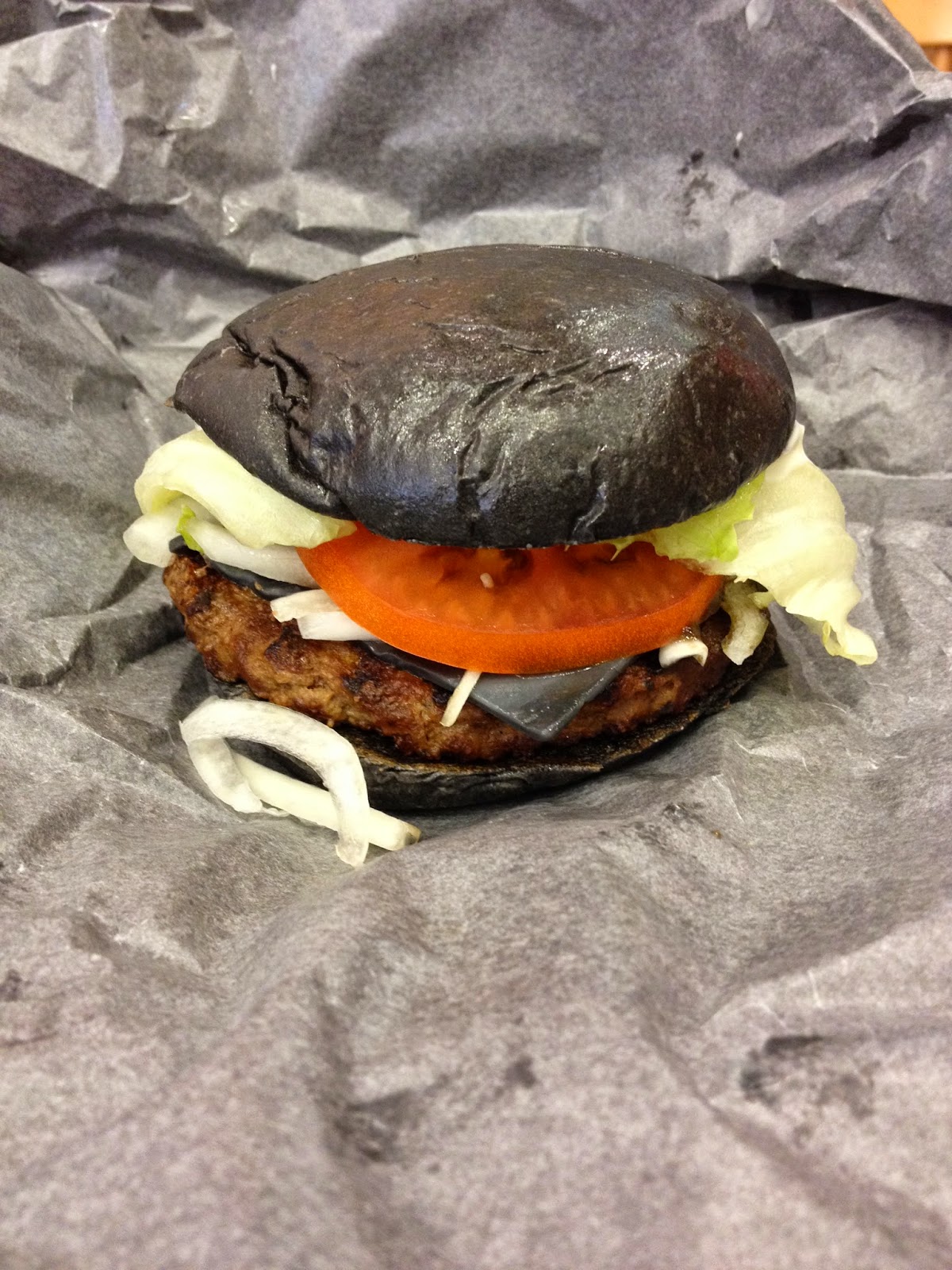 Dining Dojo: Paint It Black with Burger King Japan's Kuro Burger!!