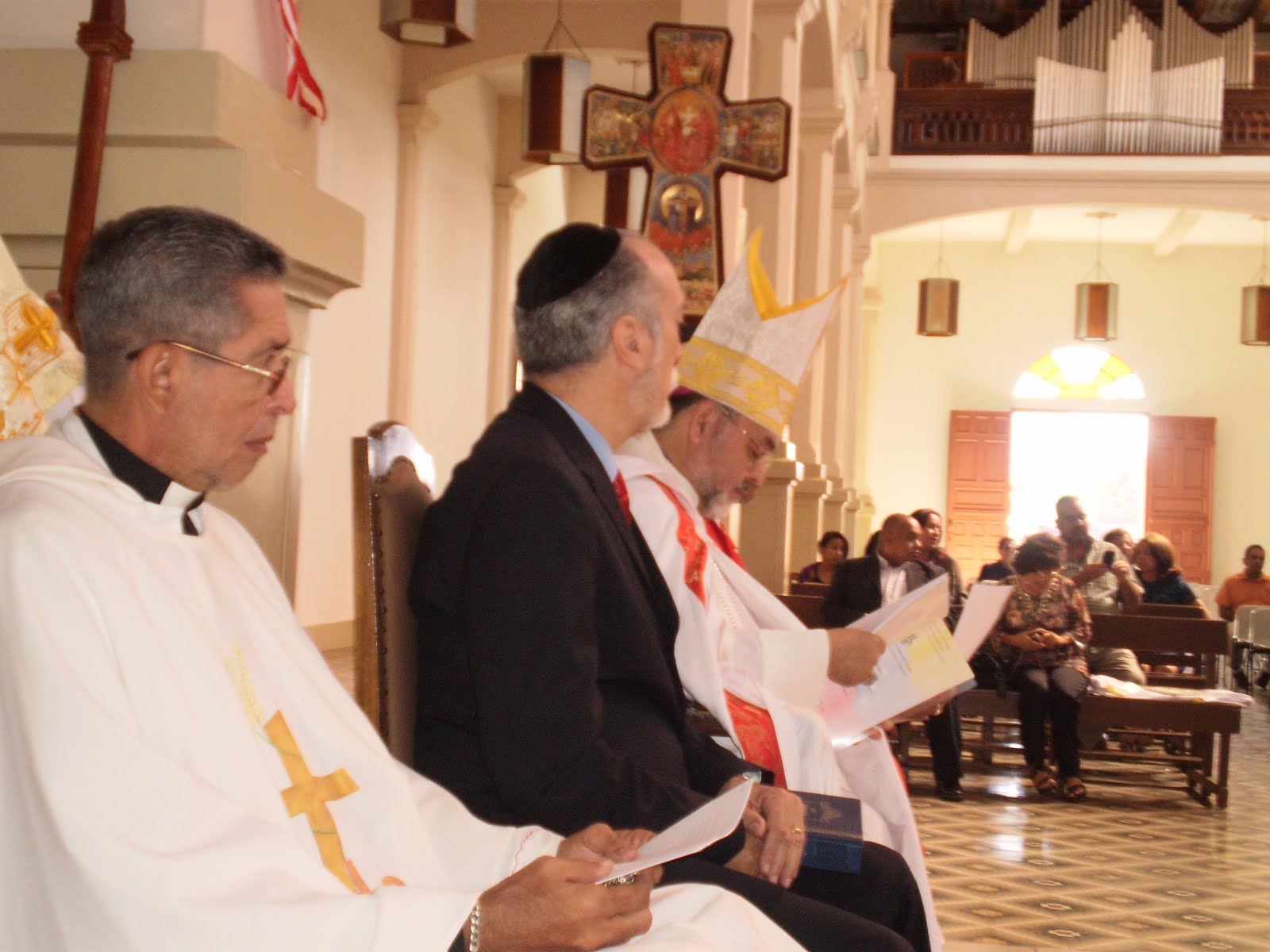 Humanos con Fe: Nuevos Obispos para Iglesia Anglicana