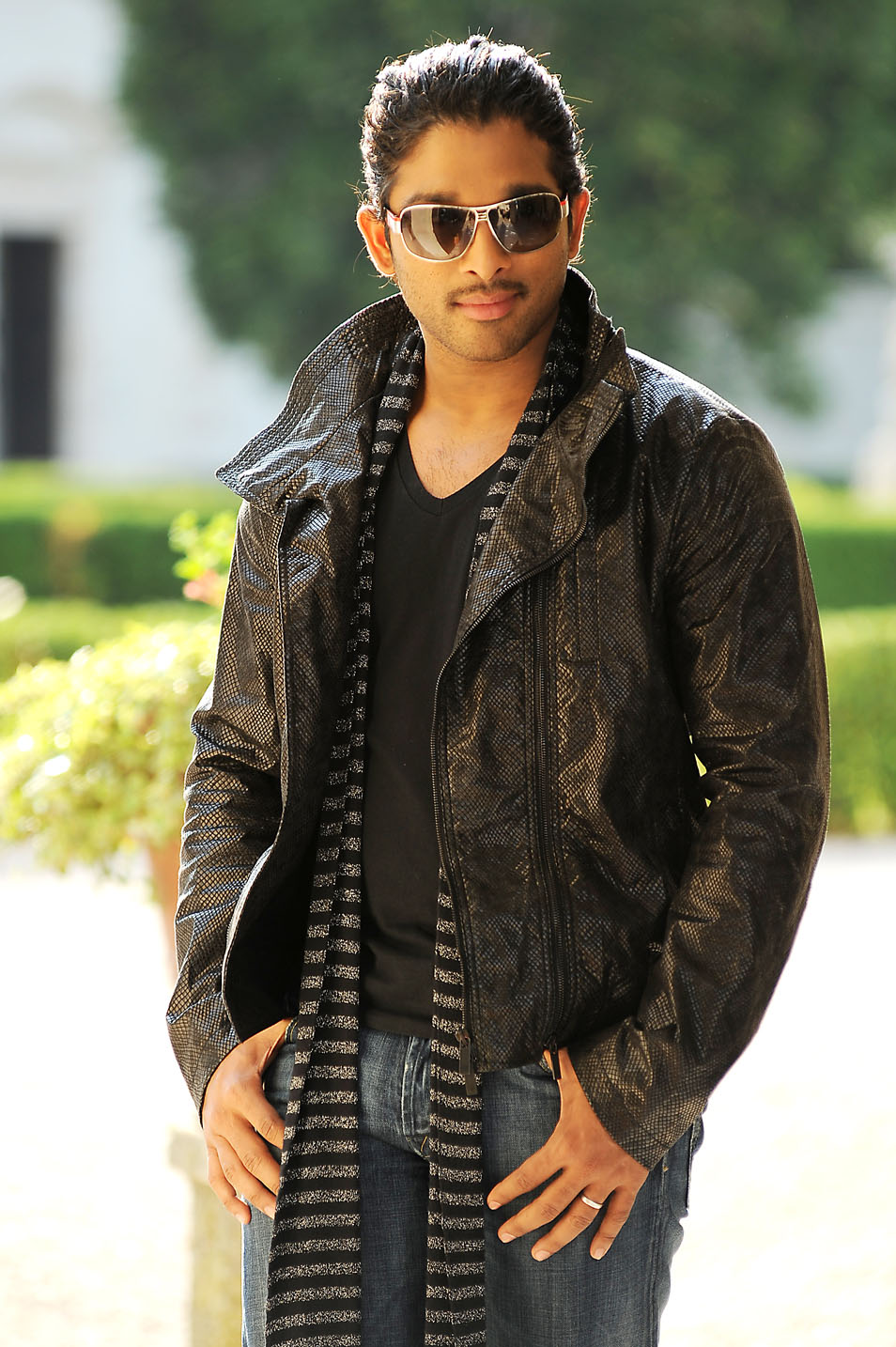 Allu Arjun Stylish Stills In Badrinath Tollywood Stars Profile