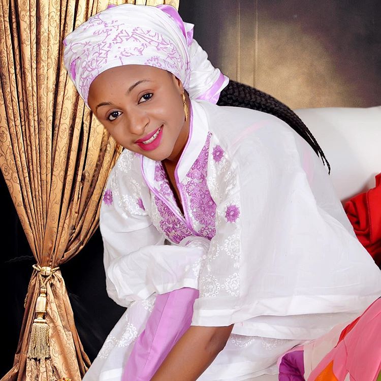 Saboda Adam A Zango Na Shigo Nigeriya Kuma na Fara Fim Inji Amina ...