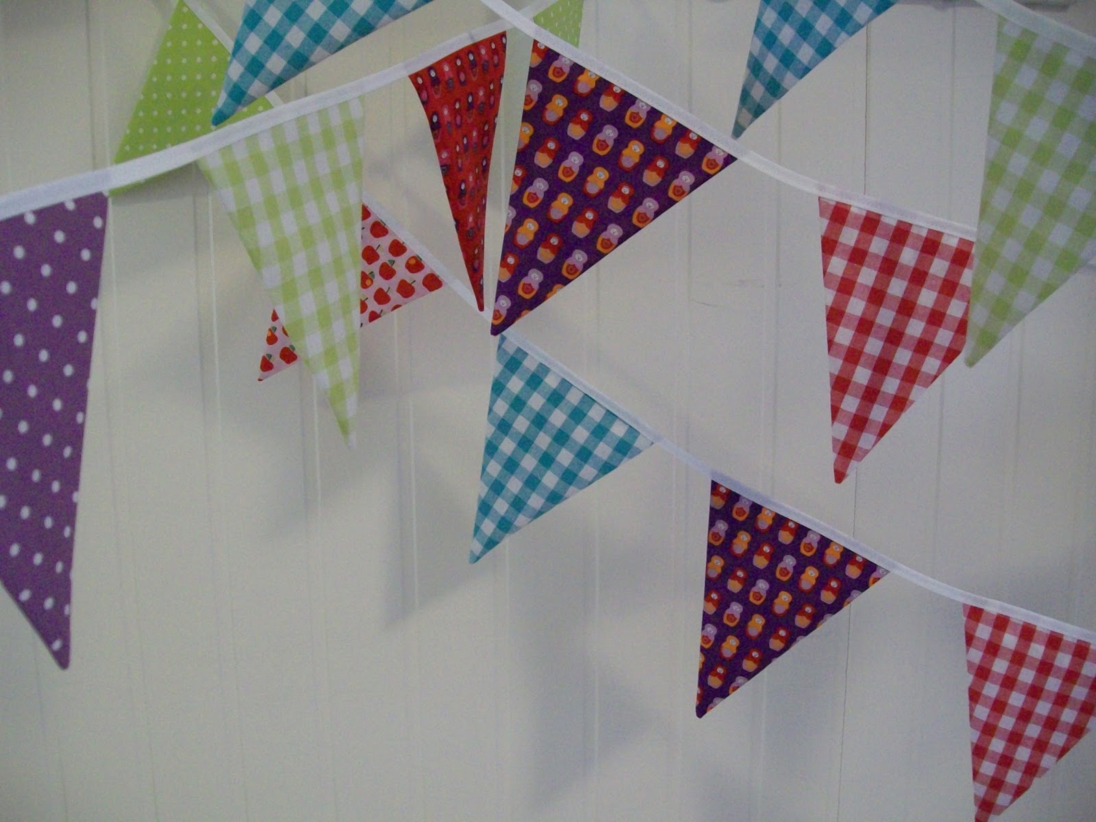 Catarinas Patchwork/ Sytt och Smått: Vimplar i glada färger och mönster!