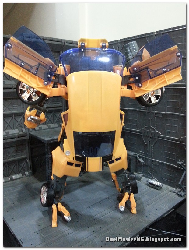 DuelMasterNG Gunpla: Super-Sized Transformers Bumblebee (China)