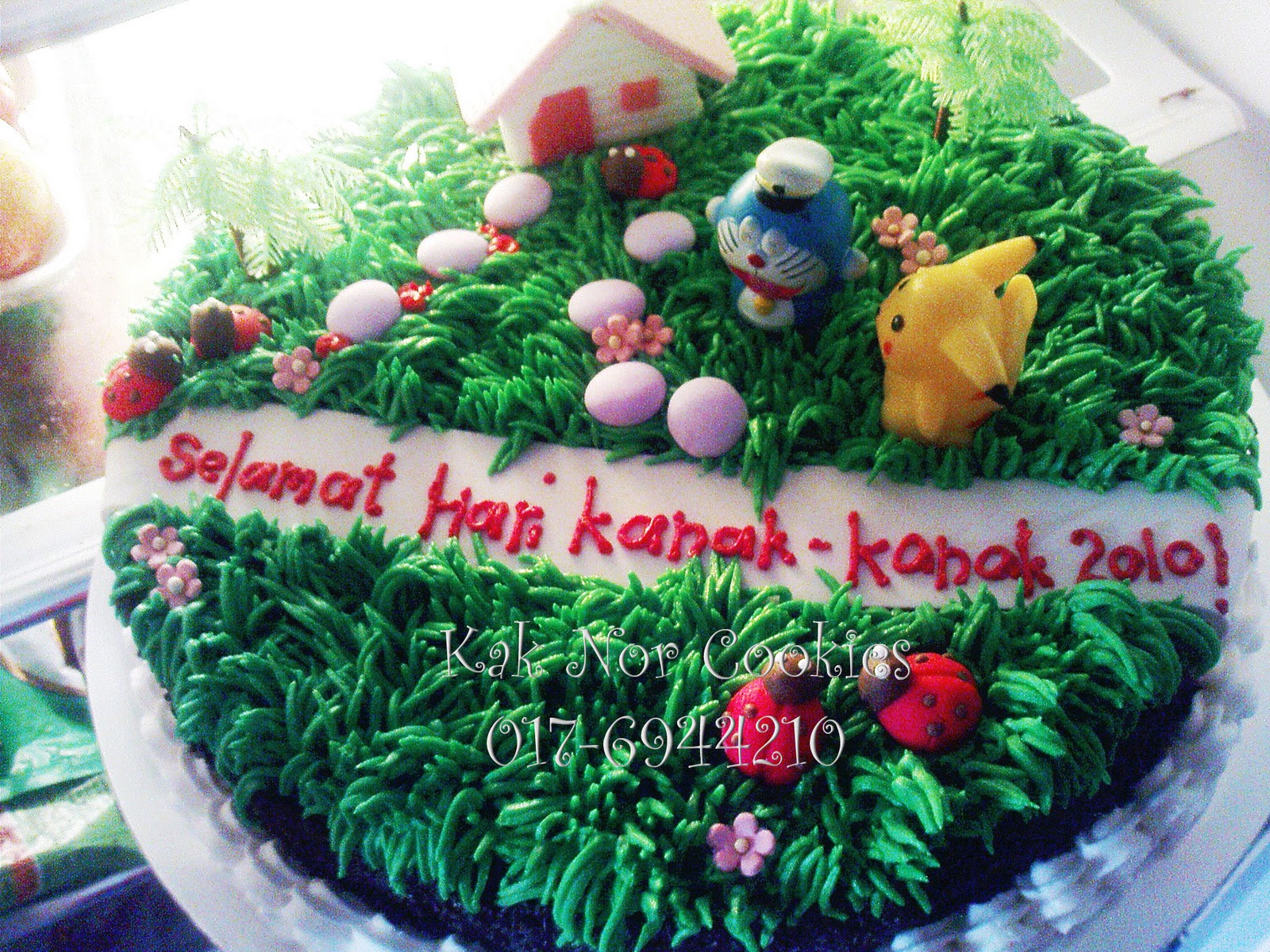 Kak Nor Cookies Almondkiss: Birthday cake sedap!