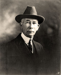 Roads to the Great War: Woodrow Wilson's Right Hand: The Life of ...