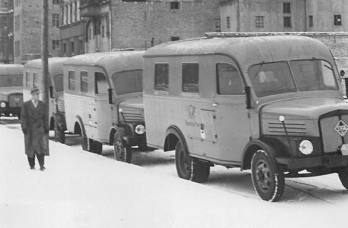 PiniuliModels: IFA Horch H3A "Deutsche Post" - (1949) - IST Models