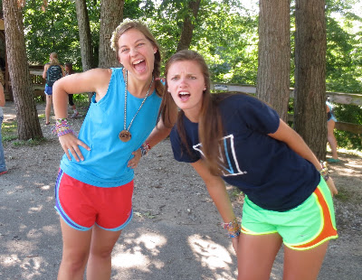 Overlap: "Sarah Wright- not only does she participate, she's hip."