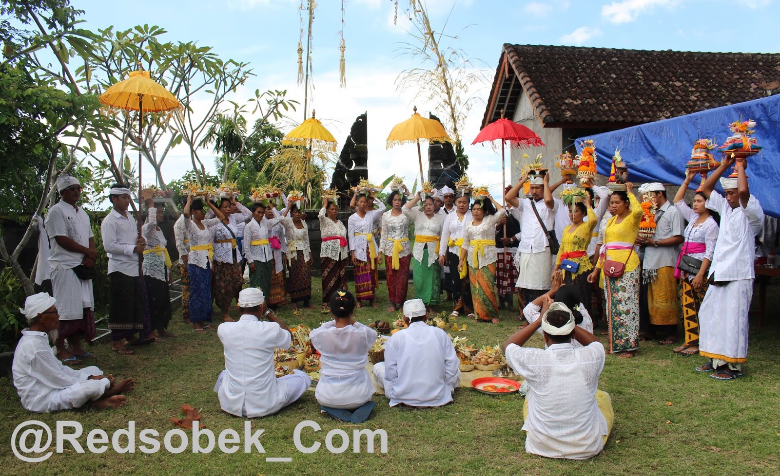 Asal Muasal Disusunnya Mantram Tri Sandhya Di Bali - Redsobek