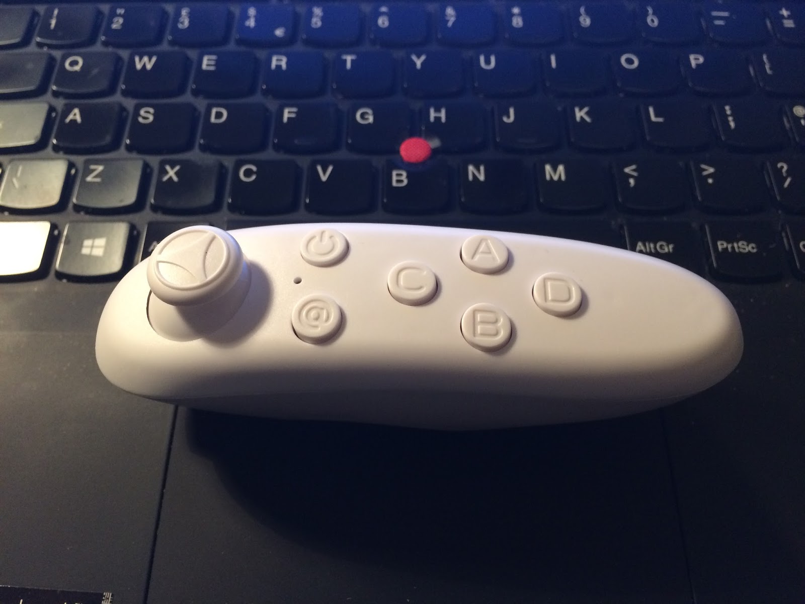 Winkleink - box of wires: White Wii Nunchuck shaped Bluetooth Joystick ...