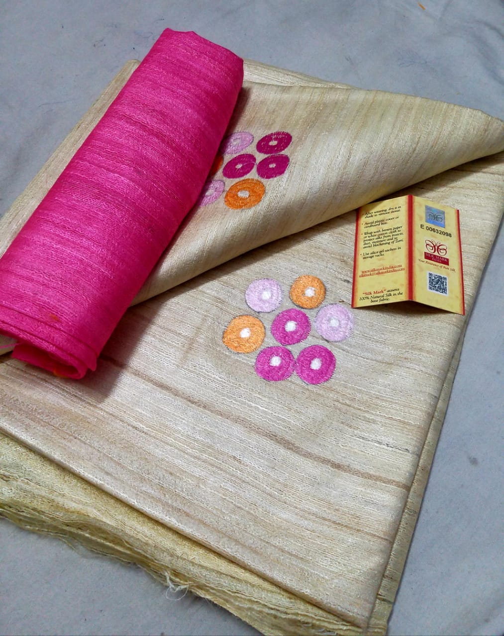 Latest Ghicha embroidery with contrast bp With silk mark