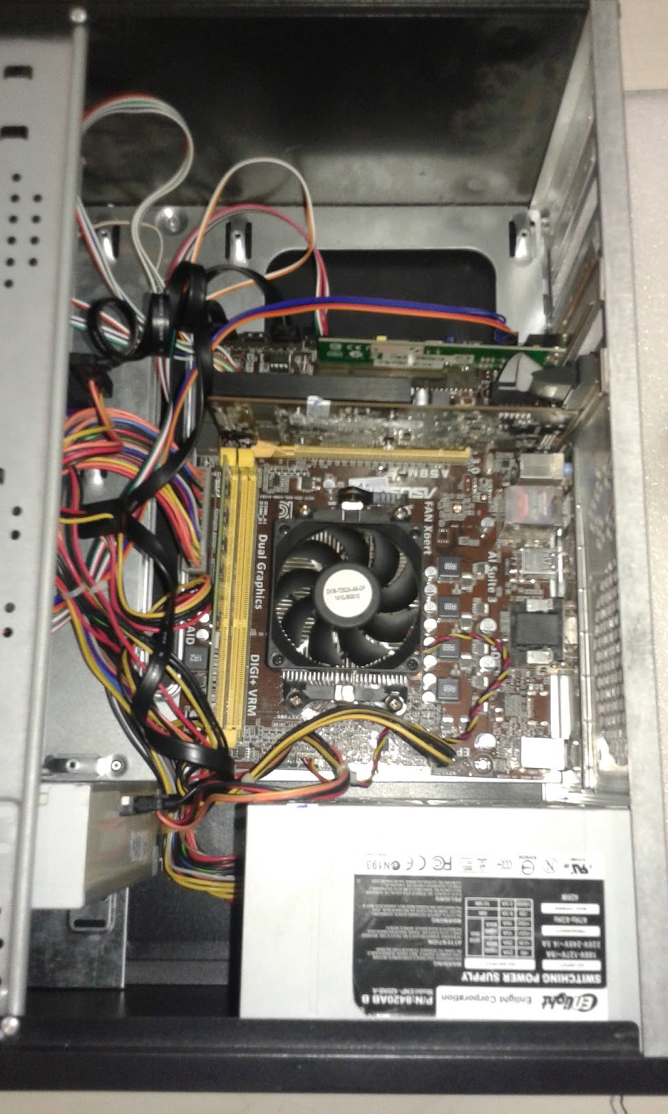 KOMPUTER: Langkah-langkah bongkar pasang CPU