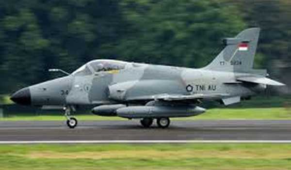 Berikut Spesifikasi Pesawat Tempur Jenis BAE Hawk 209 - salingkaluak